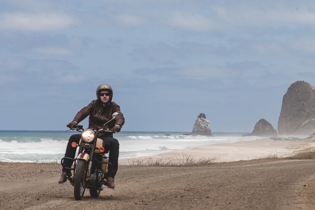 Road Tripping en Équateur en Royal Enfield - Vintage Motors Mag ...